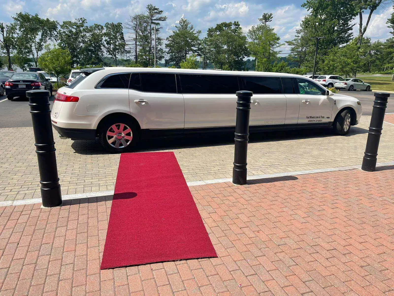 Boston Logan Limousine | Wedding, Prom, Casino, Concert service